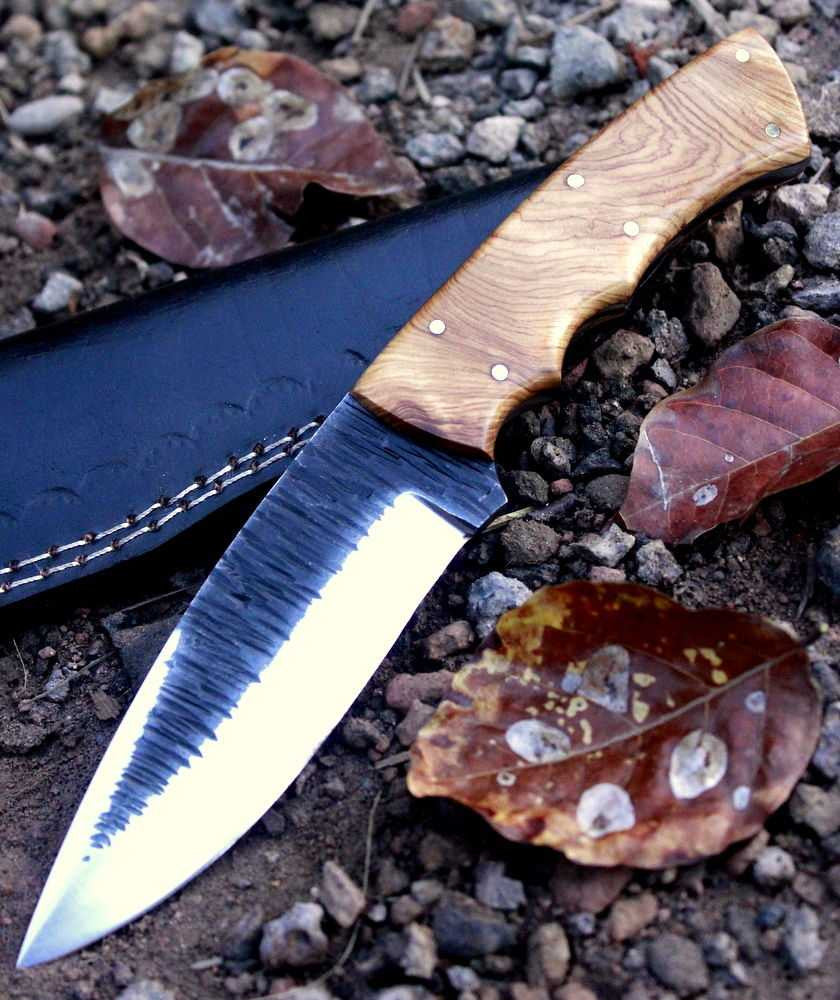 CUSTOM HAND FORGED HUNTING KNIFE Handle Made of Wood – NB Knives